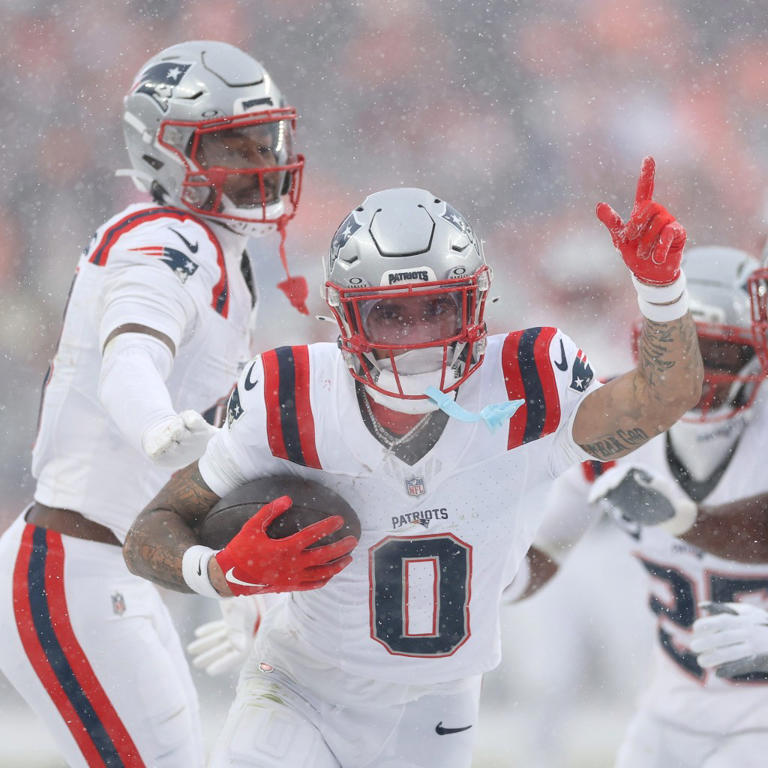 Patriots staying in Denver due to weather as Mike Vrabel gives players ...