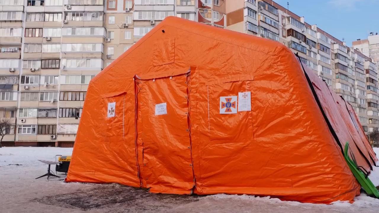 Ukrainians struggling without power, heating amid freezing conditions ...