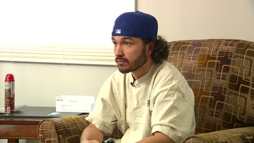 Minneapolis man says he was detained for hours after witnessing Alex ...