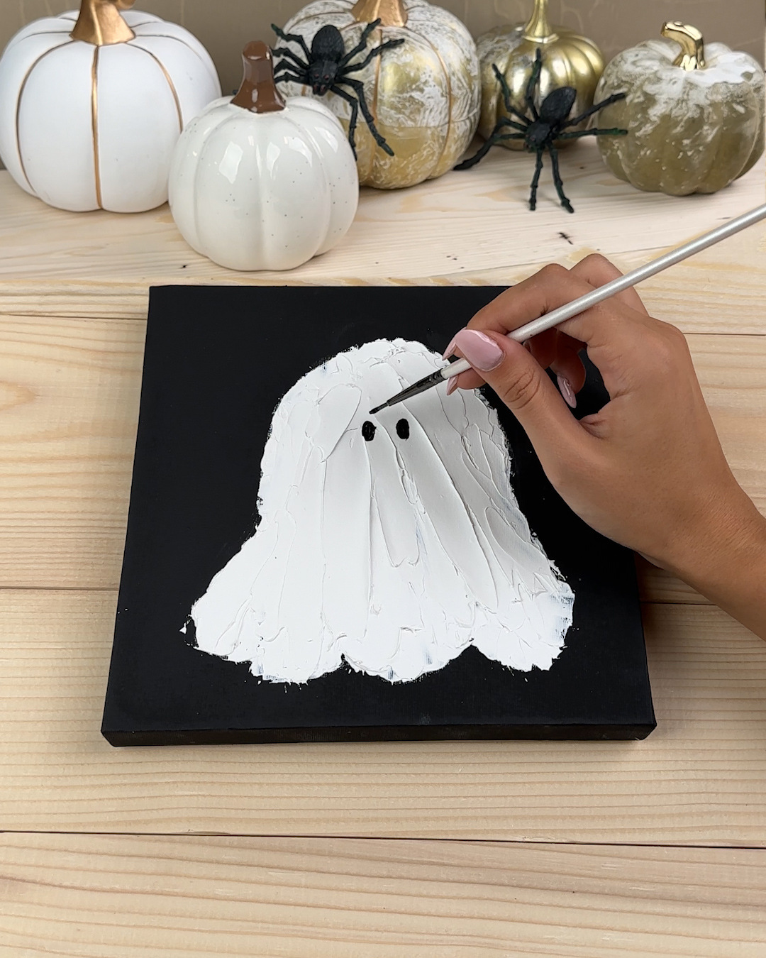 Textured ghost painting comes to life👻🎀