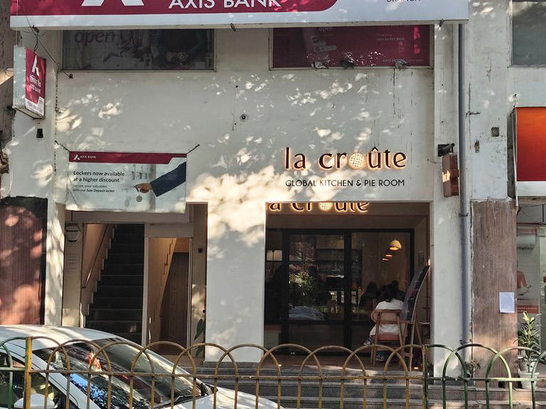 Poco M8 review: Classic mid-segment performer with classy premium looks