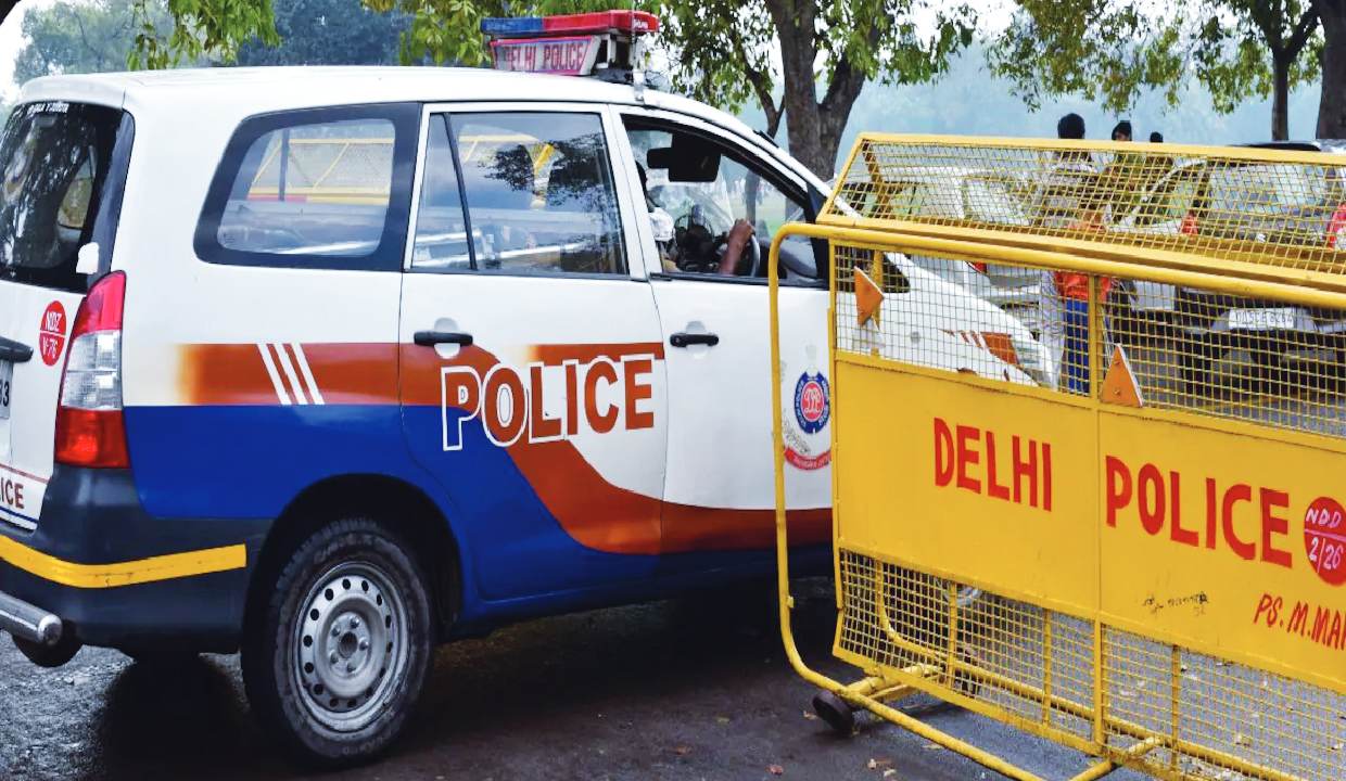 Delhi Police cyber cell busts fake cosmetic unit