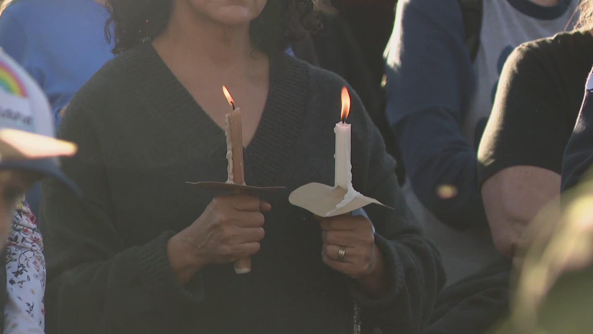 Vigil held for people shot, killed by ICE agents in Minnesota