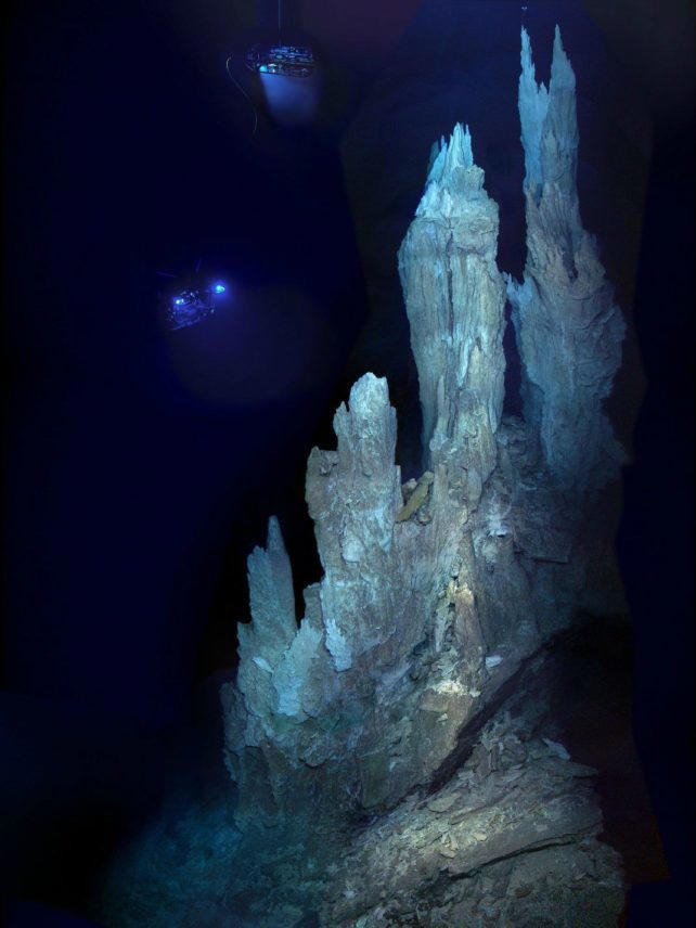 'Lost City' deep beneath the ocean is unlike anything seen before on Earth