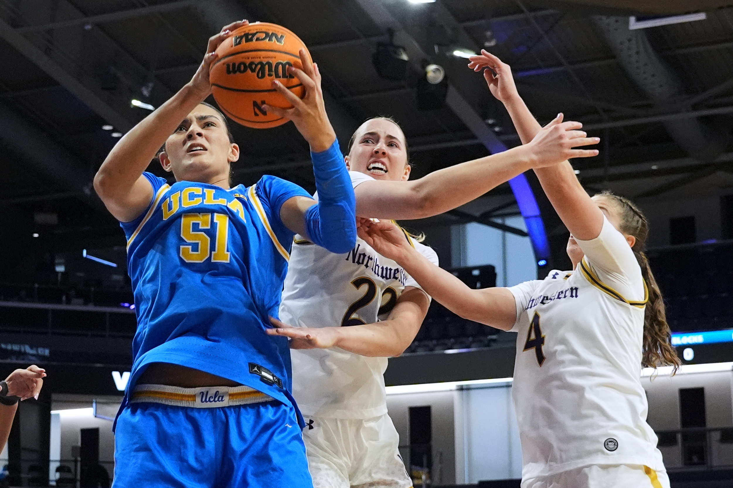 No. 3 UCLA dominates Northwestern 80-46 for 13th straight win