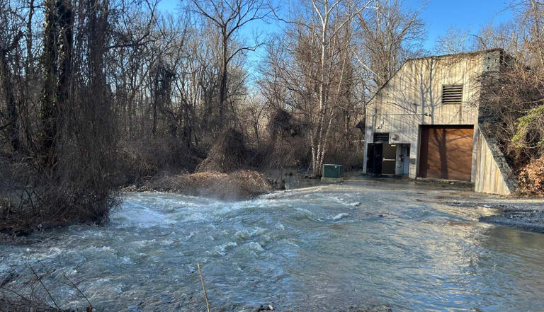 Overflow cut after Potomac sewer collapse, but snow, cold still slowing ...