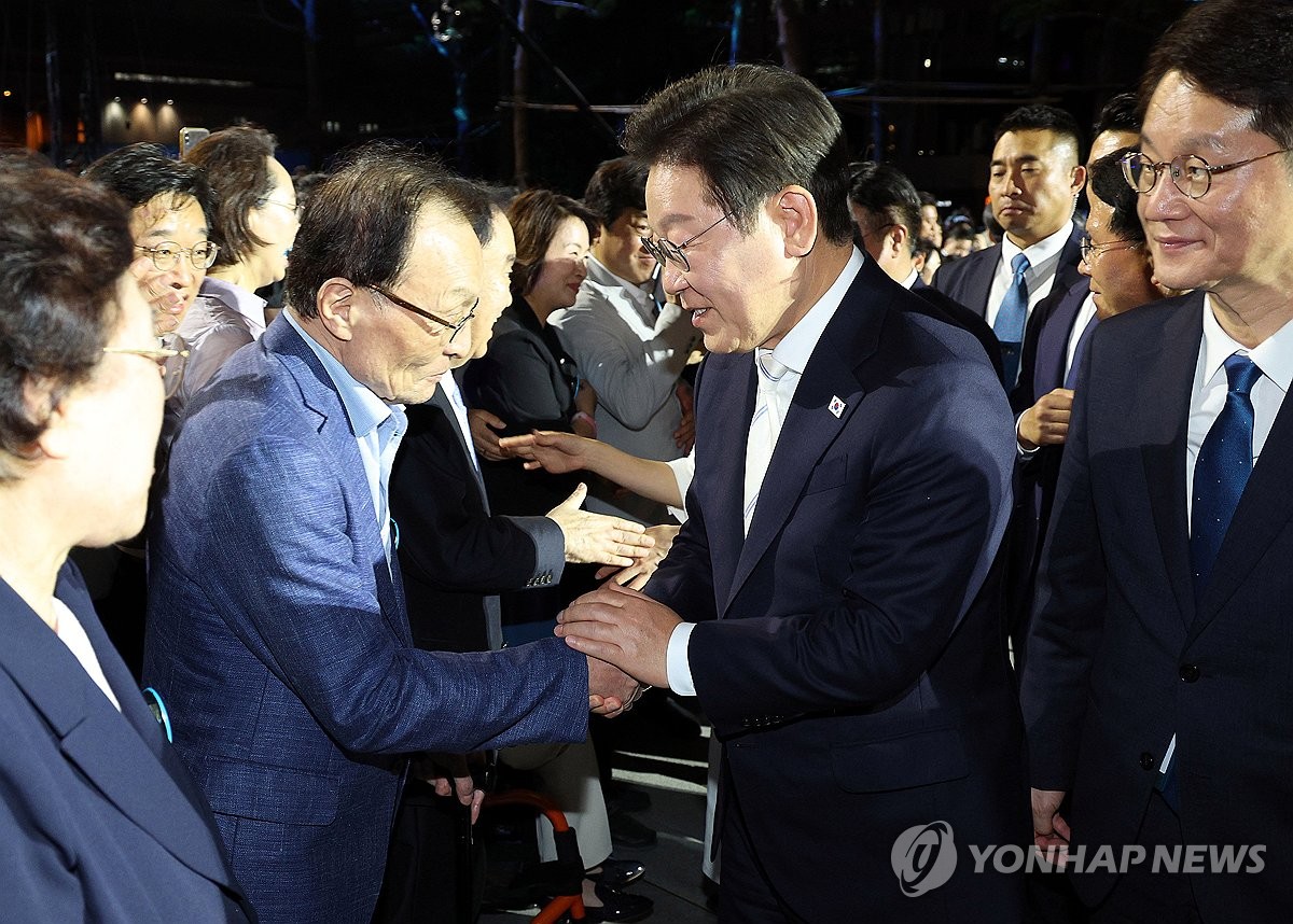 El presidente ofrece su más sentido pésame por la muerte del ex-PM Lee ...