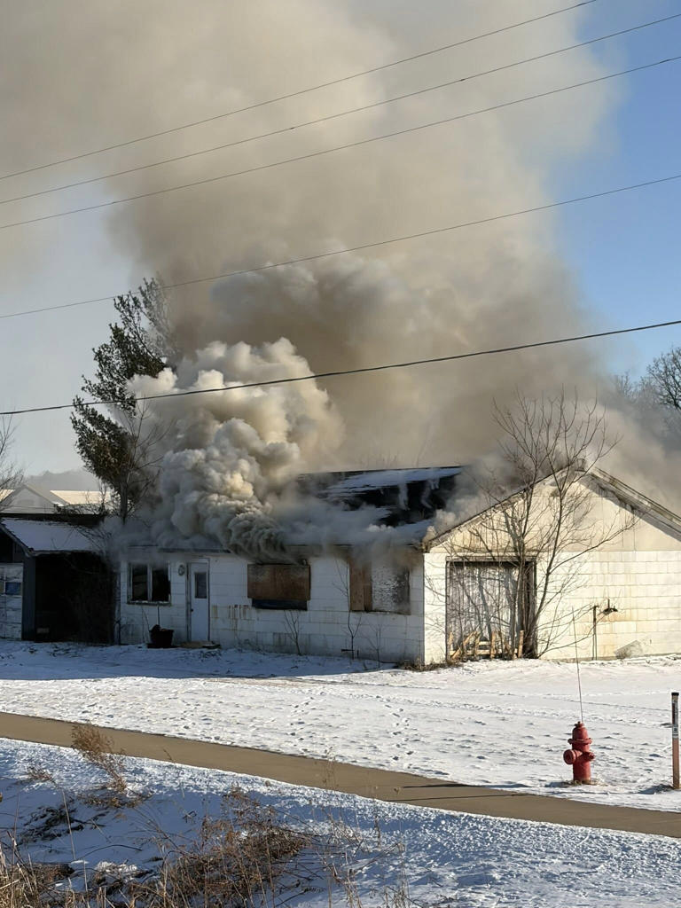 Multiple agencies respond to Tomah house fire