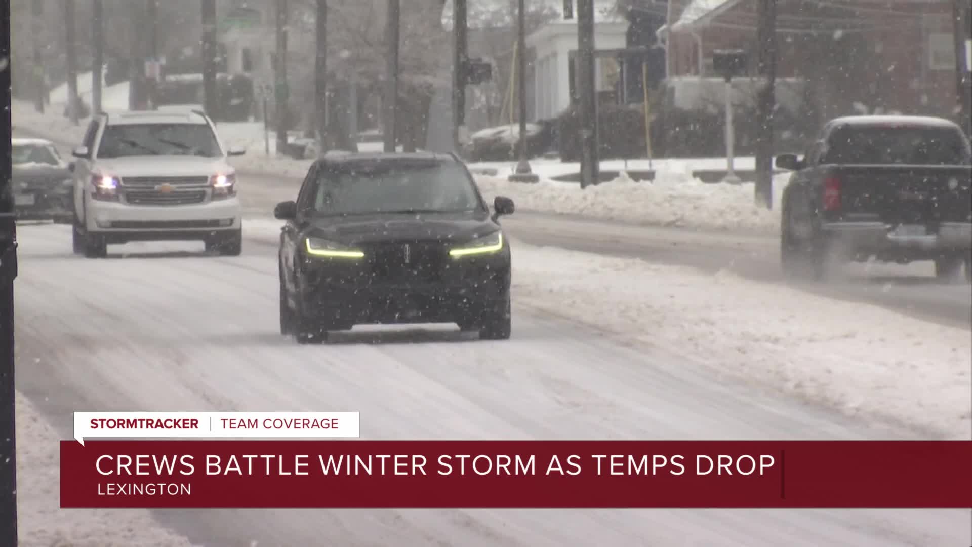 Lexington crews battle winter storm
