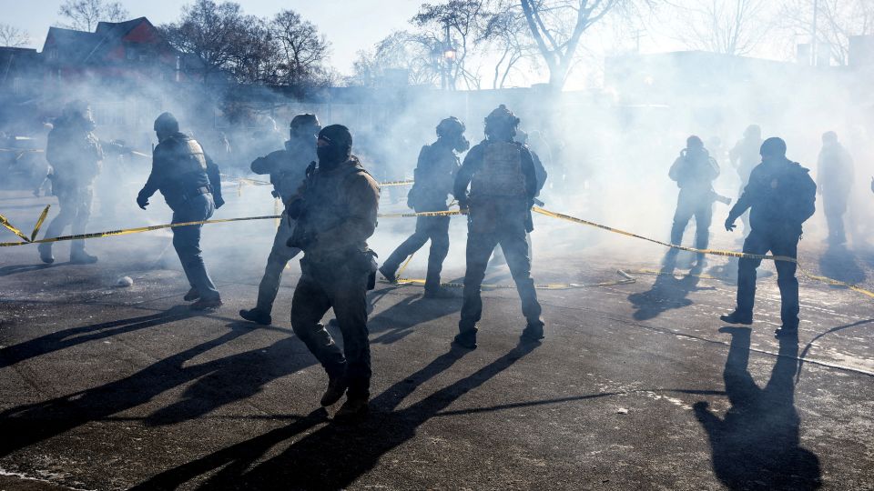 Videos and witness statements shed new light on moments leading up to ...