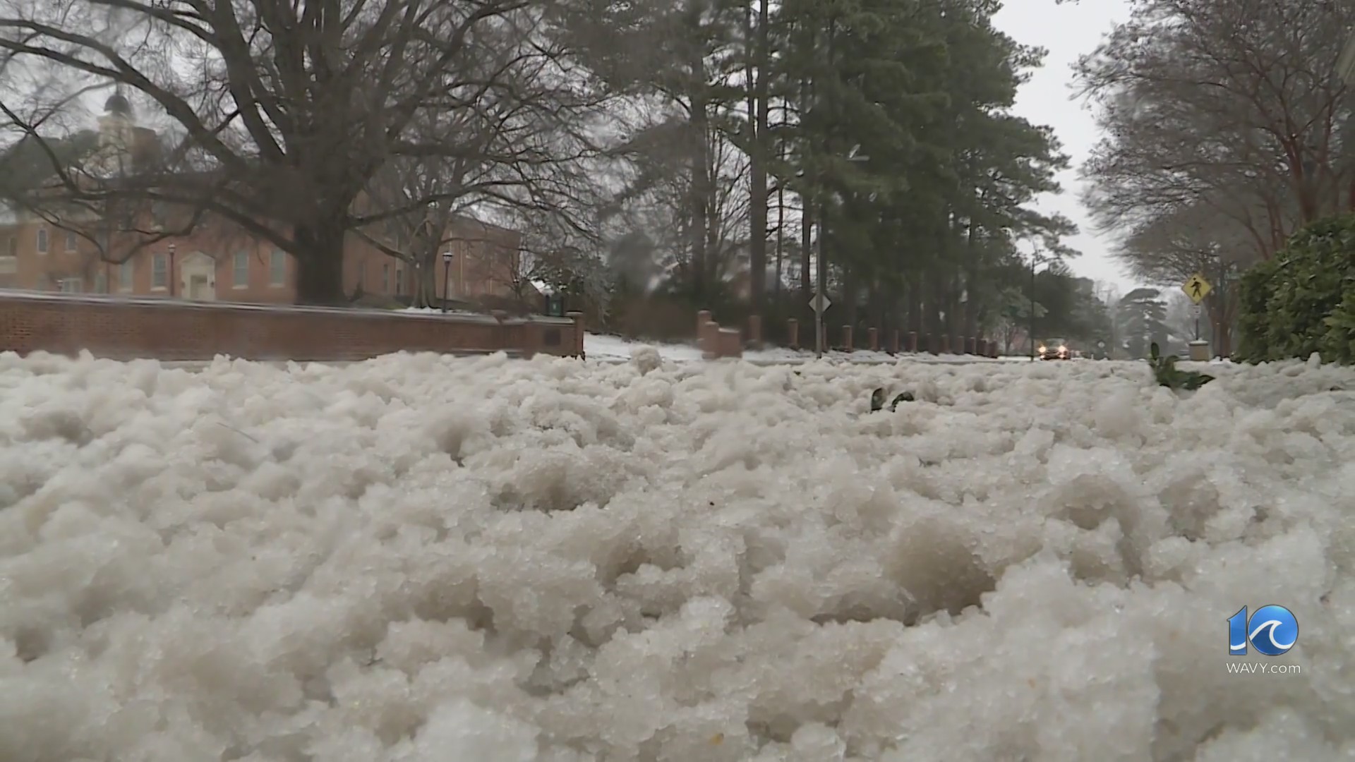 Williamsburg wakes up to a blanket of snow