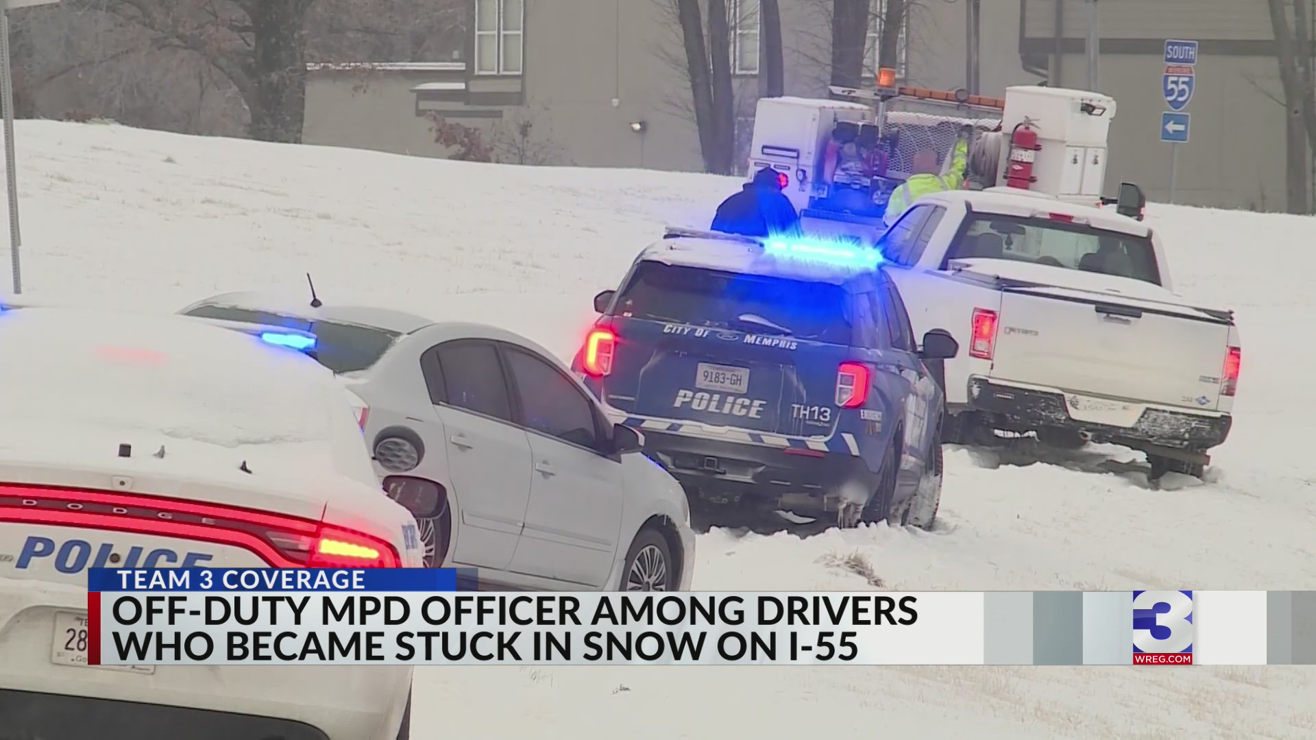 Off-duty officer, motorists stuck in snow near I-55 and Shelby Drive