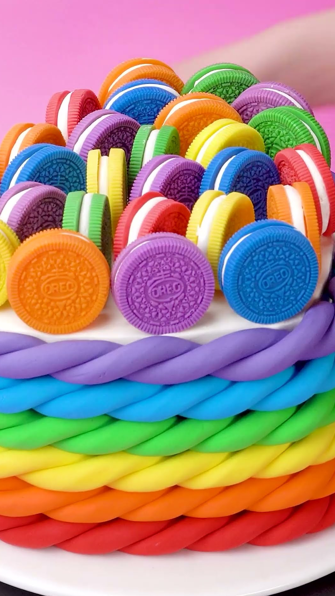 Creative cake decorating techniques to try