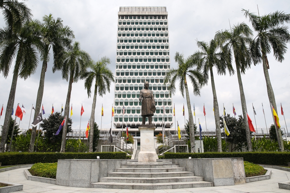 To declare or not: Asset disclosures reignite debate amid corruption ...