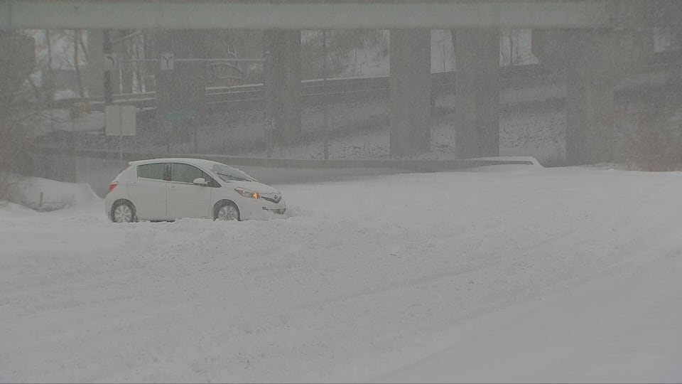 Snow blanketing Pittsburgh region as biggest winter storm in years ...