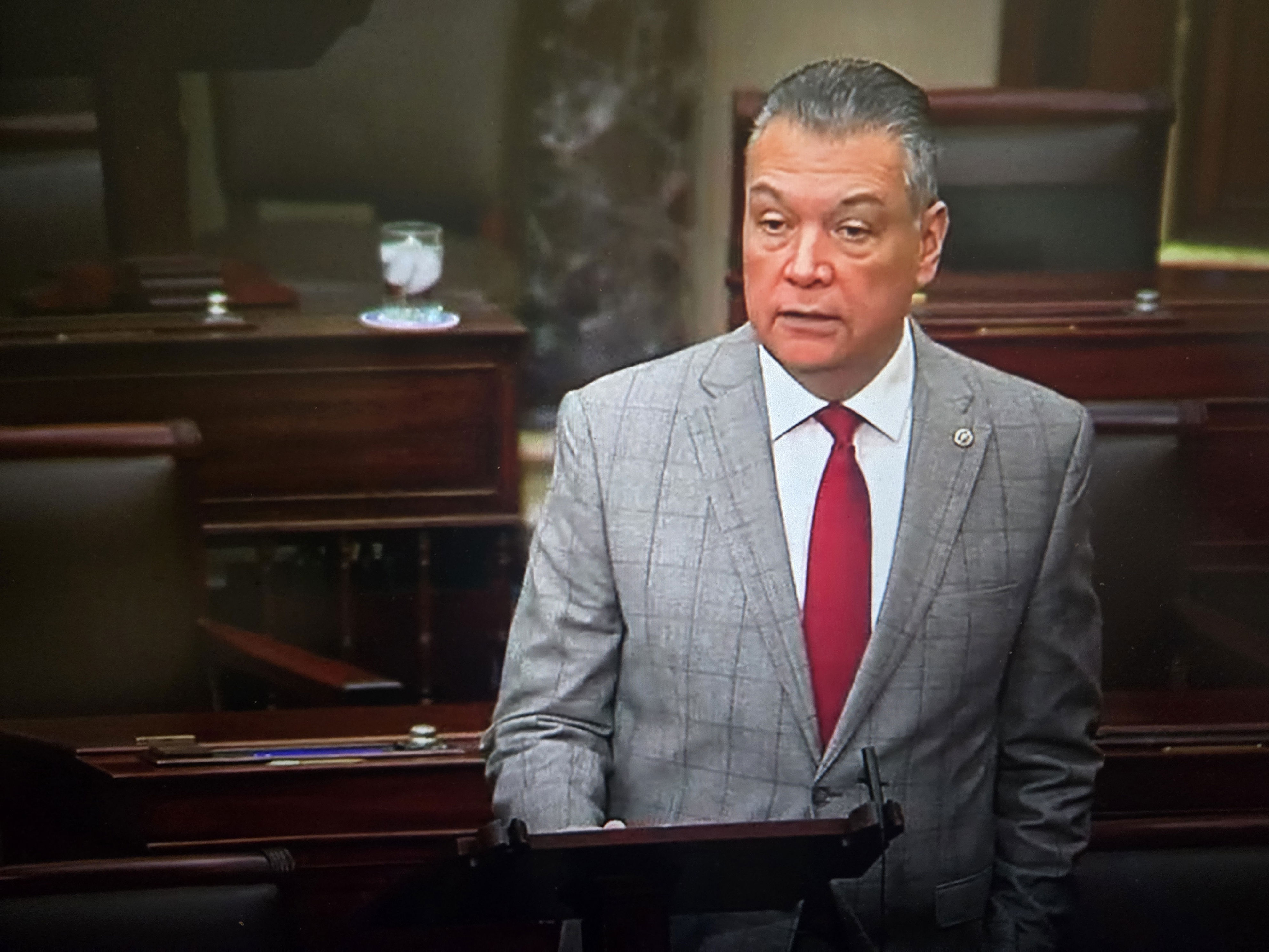 Veterans' group presses CA senator on Medal of Honor monument