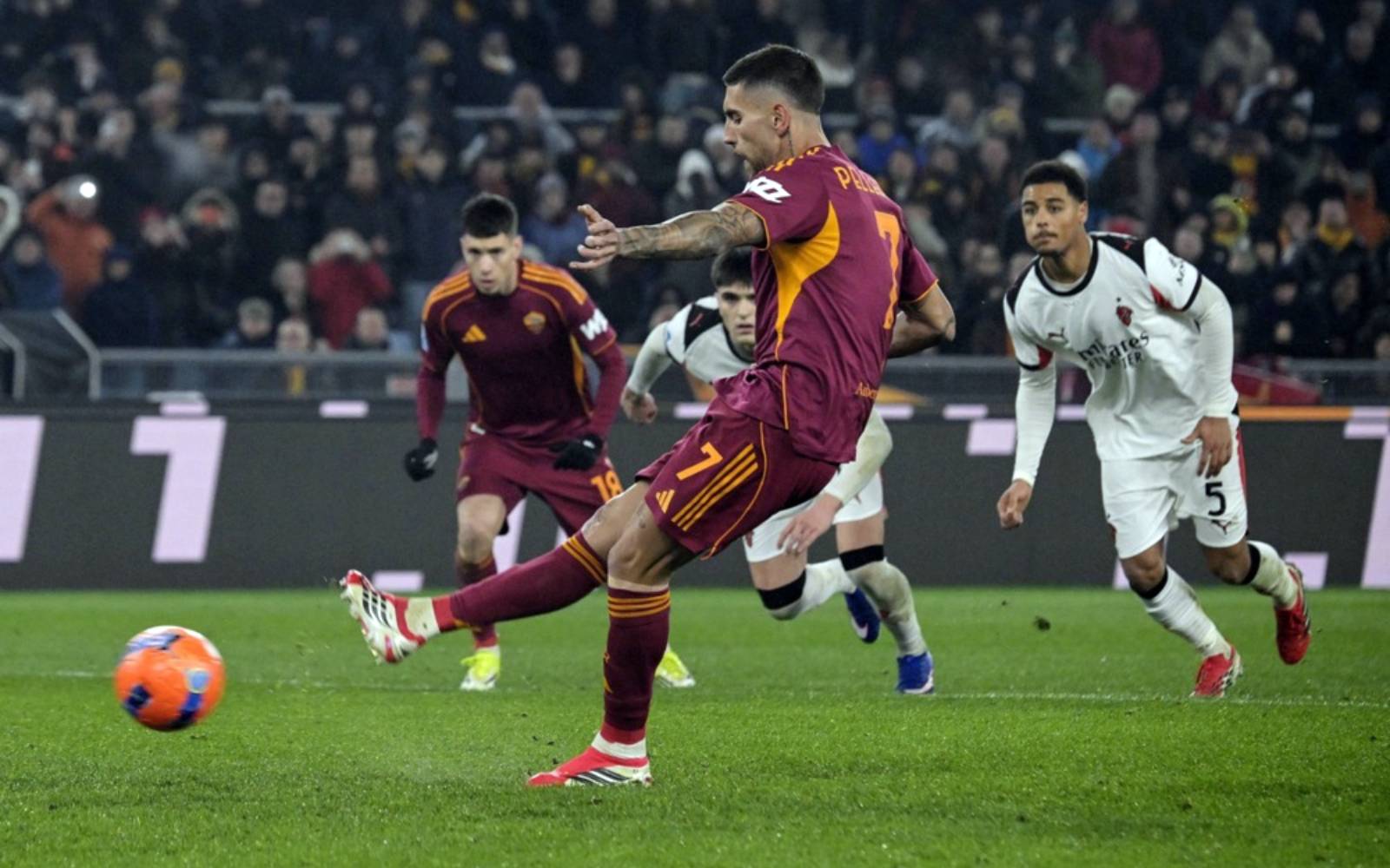 Milan held by Roma, Inter five points clear in Serie A race