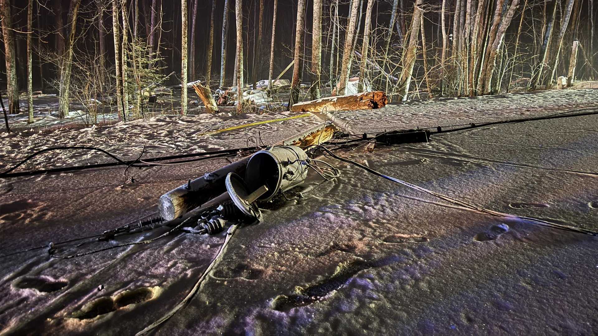 Crash takes down utility pole in Vassalboro, shuts down road