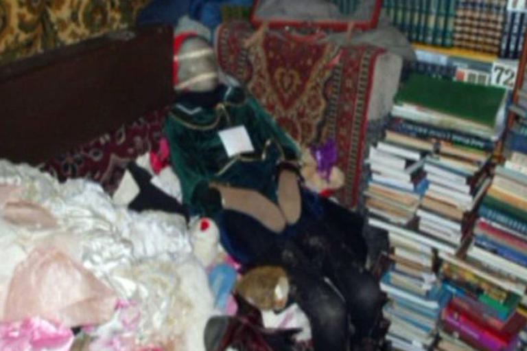 Teacher's horrifying explanation for digging up dead little girls and ...