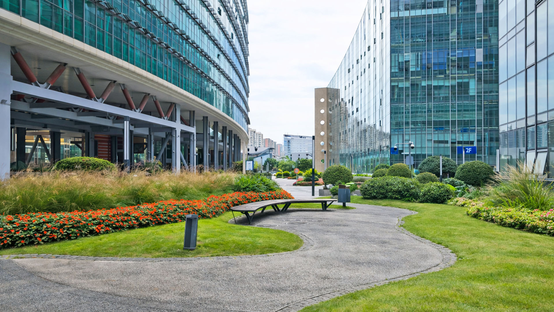 This green lane is in Chengdu City