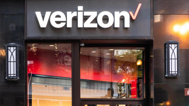 Verizon's $20 billion acquisition could fuel dividend growth