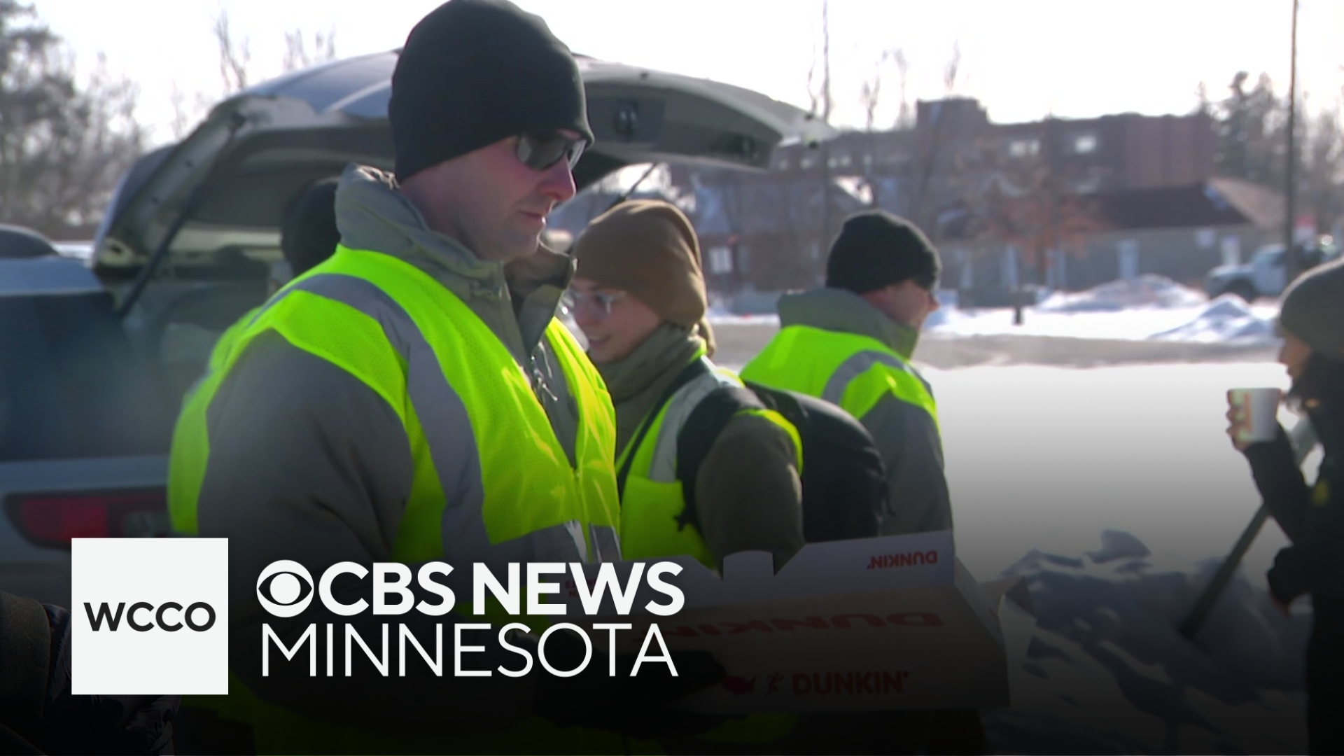Minnesota National Guard hands out donuts, coffee to protesters in ...