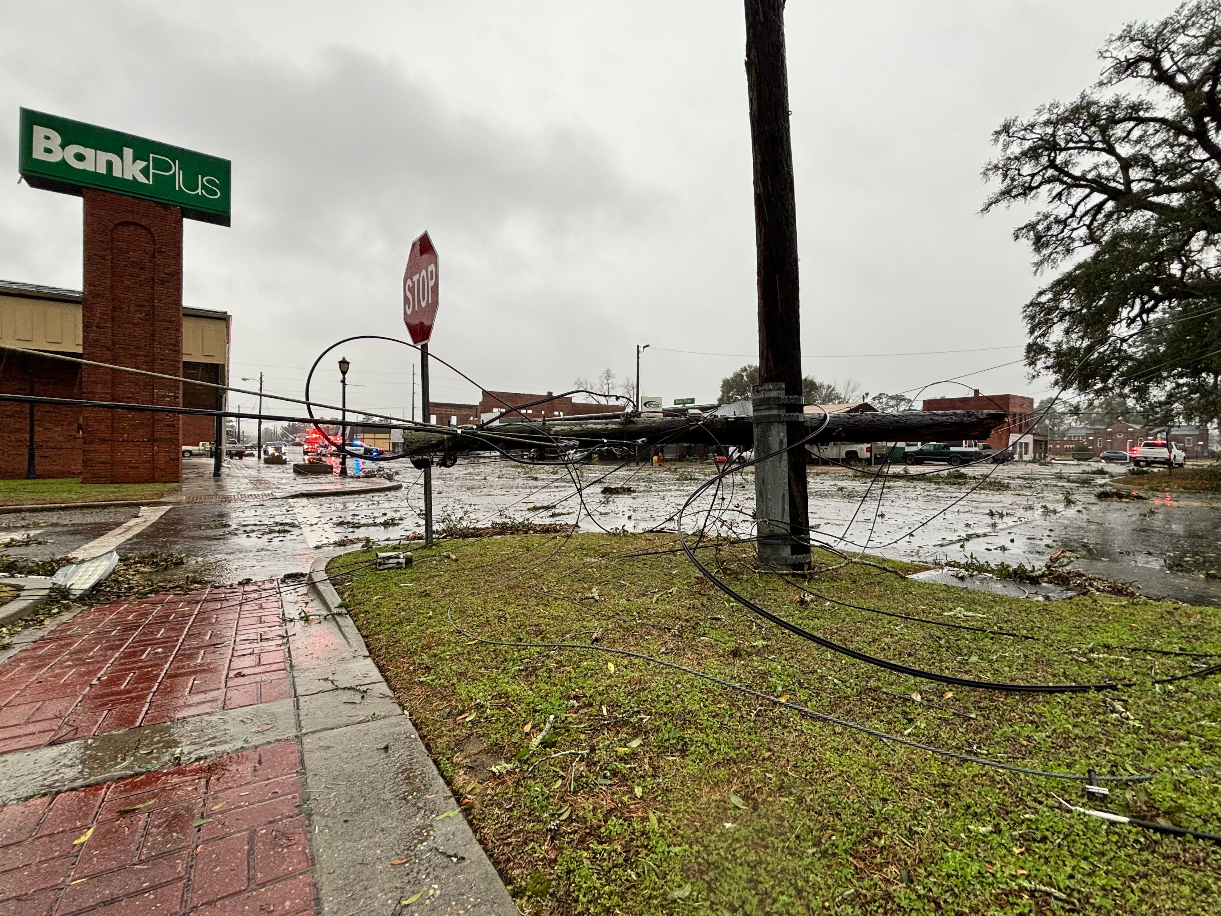 Apparent tornado strikes Geneva, other damage reported