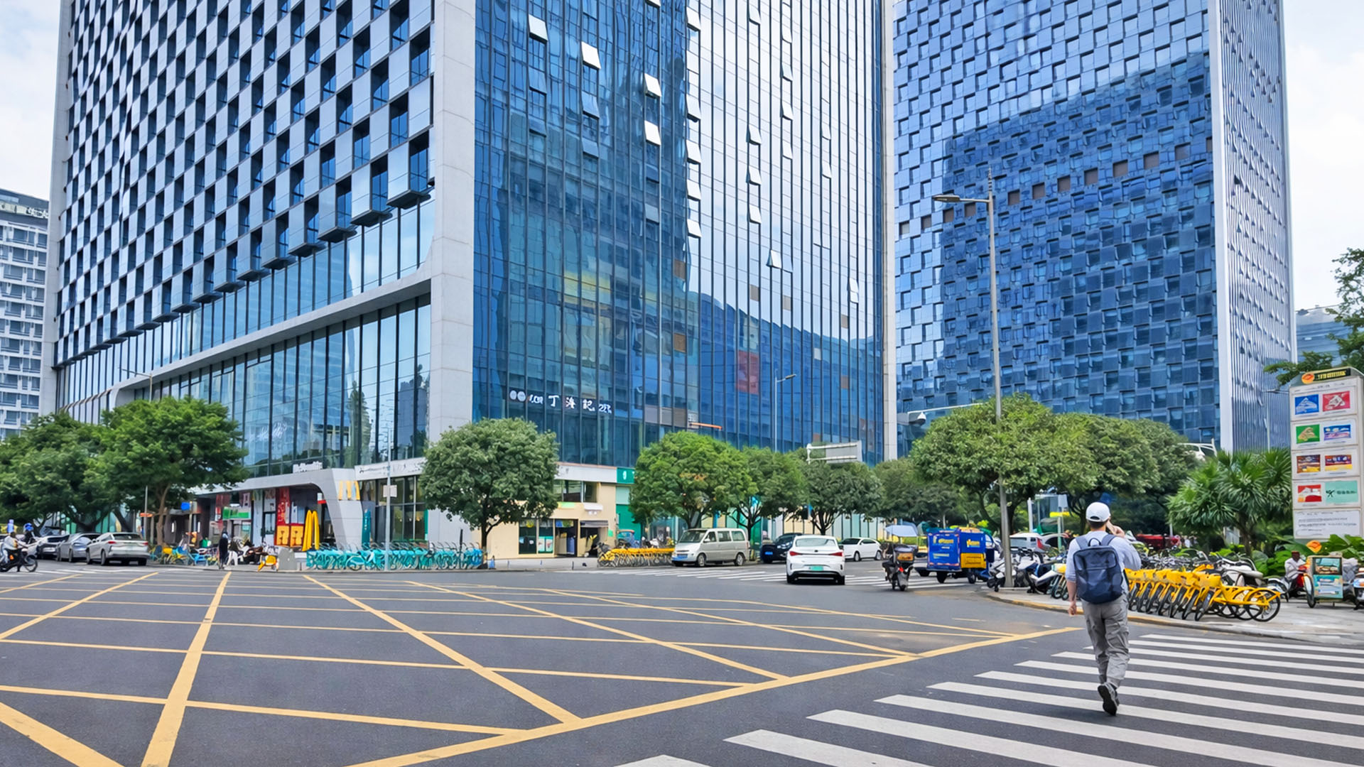 Glass and green blend in Chengdu