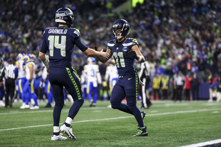 Ted’s talk: Seahawks offense steals the show, puts Seattle back in the ...