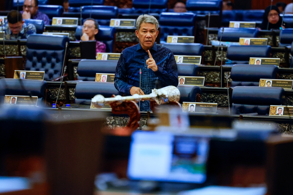 Foreign minister: More countries lift level 3 travel warnings on ...