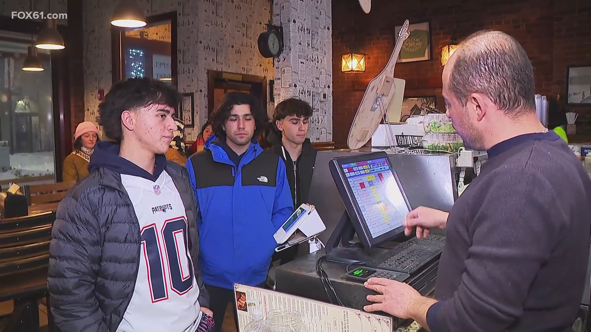 Some Connecticut restaurants stay open amid Sunday snowstorm