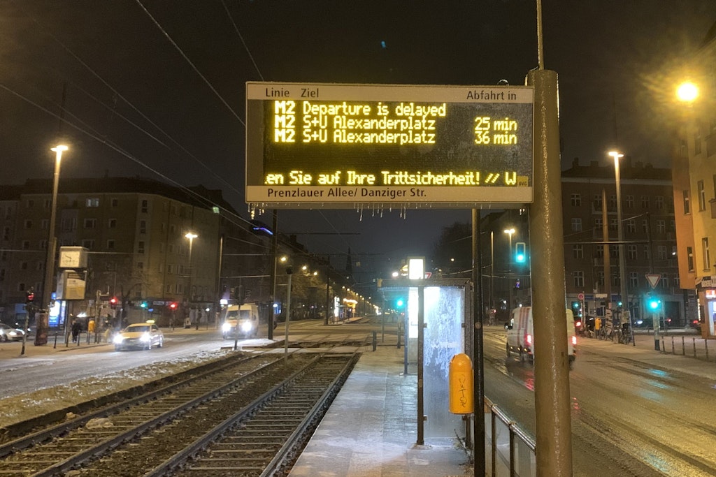 Tramverkehr eingestellt, U-Bahn-Linien U2 und U3 unterbrochen, überall ...