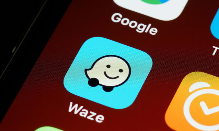 Waze expands speed bump, toll, and emergency vehicle alerts worldwide