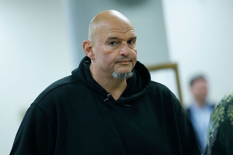 John Fetterman is only Dem senator to stay silent on Alex Pretti ...