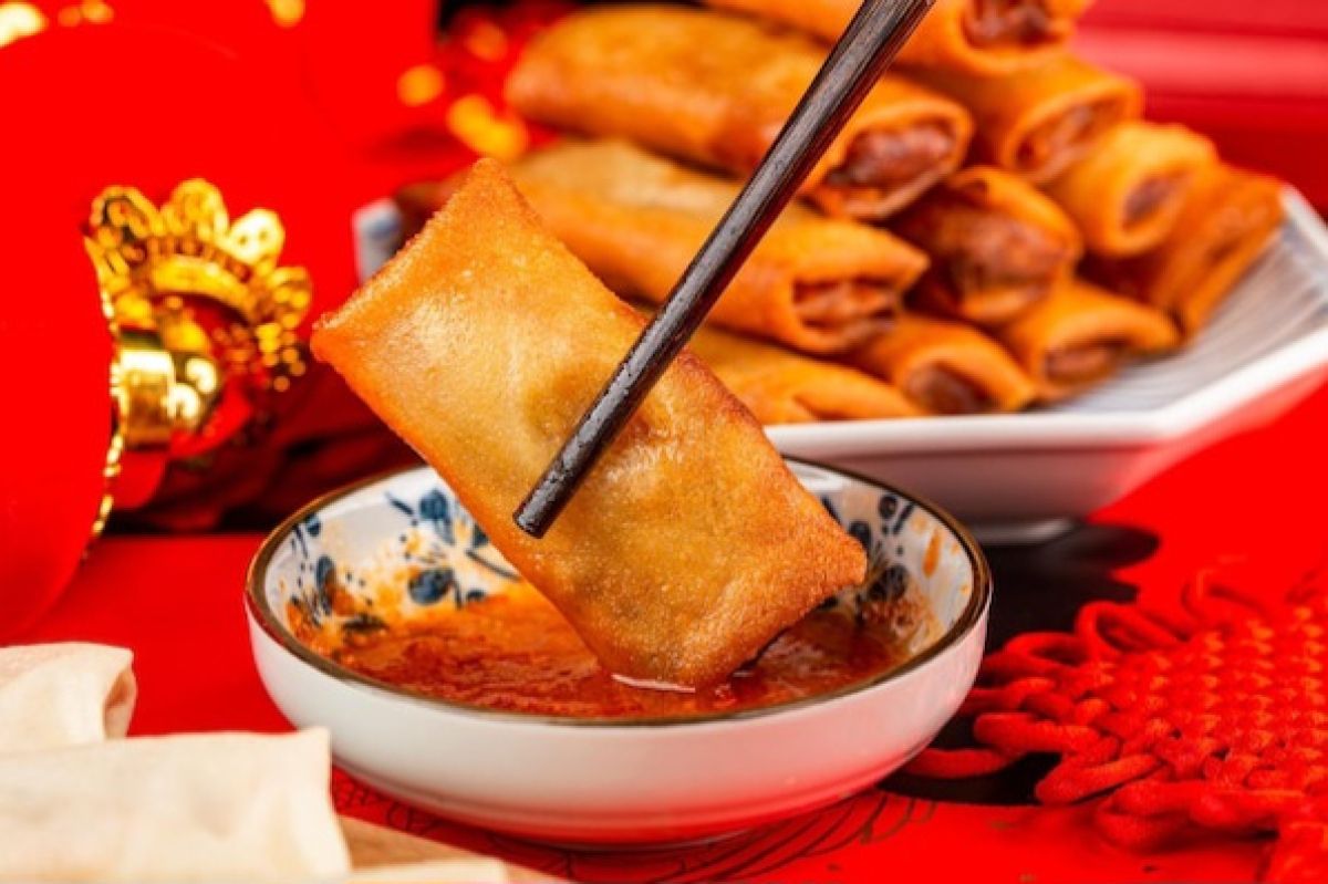 6 makna lumpia di meja Imlek yang dipercaya bawa rezeki dan keberuntungan