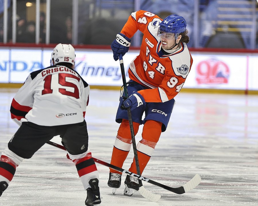 Crunch fall to Comets, 5-1 on the road