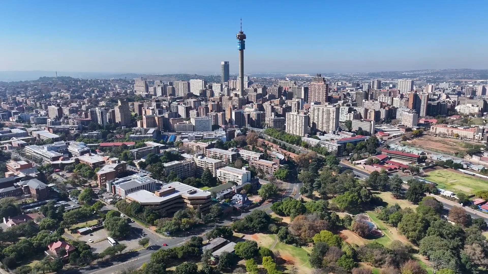 Johannesburg: Pemandangan kota terbesar di Afrika Selatan dari drone