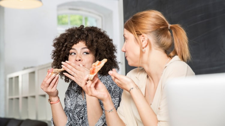Stroll, don't scroll: 5 fun things to do during lunch that don't ...