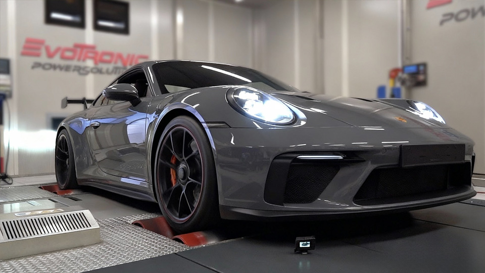 992 GT3 Akrapovic start up and dyno