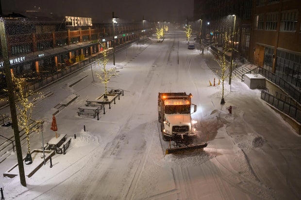Photos: Heavy snow blankets the Pittsburgh area and western ...