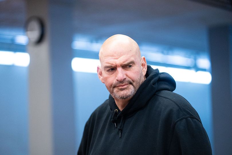 John Fetterman is only Dem senator to stay silent on Alex Pretti ...