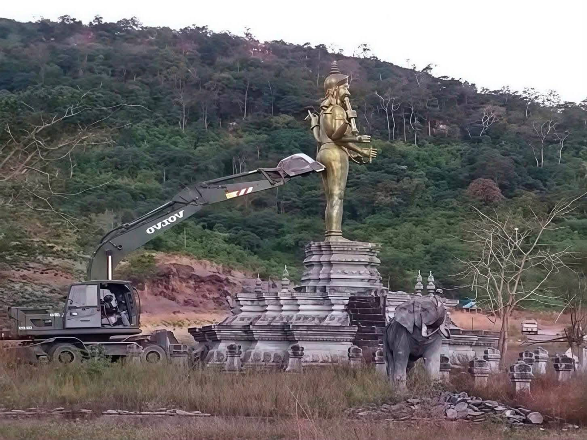 Thailand Vishnu statue demolition row: Thailand installs Buddha statue ...
