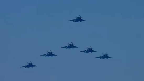 From Rafale to Su-30: IAF's flypast marks Republic Day parade's grand ...