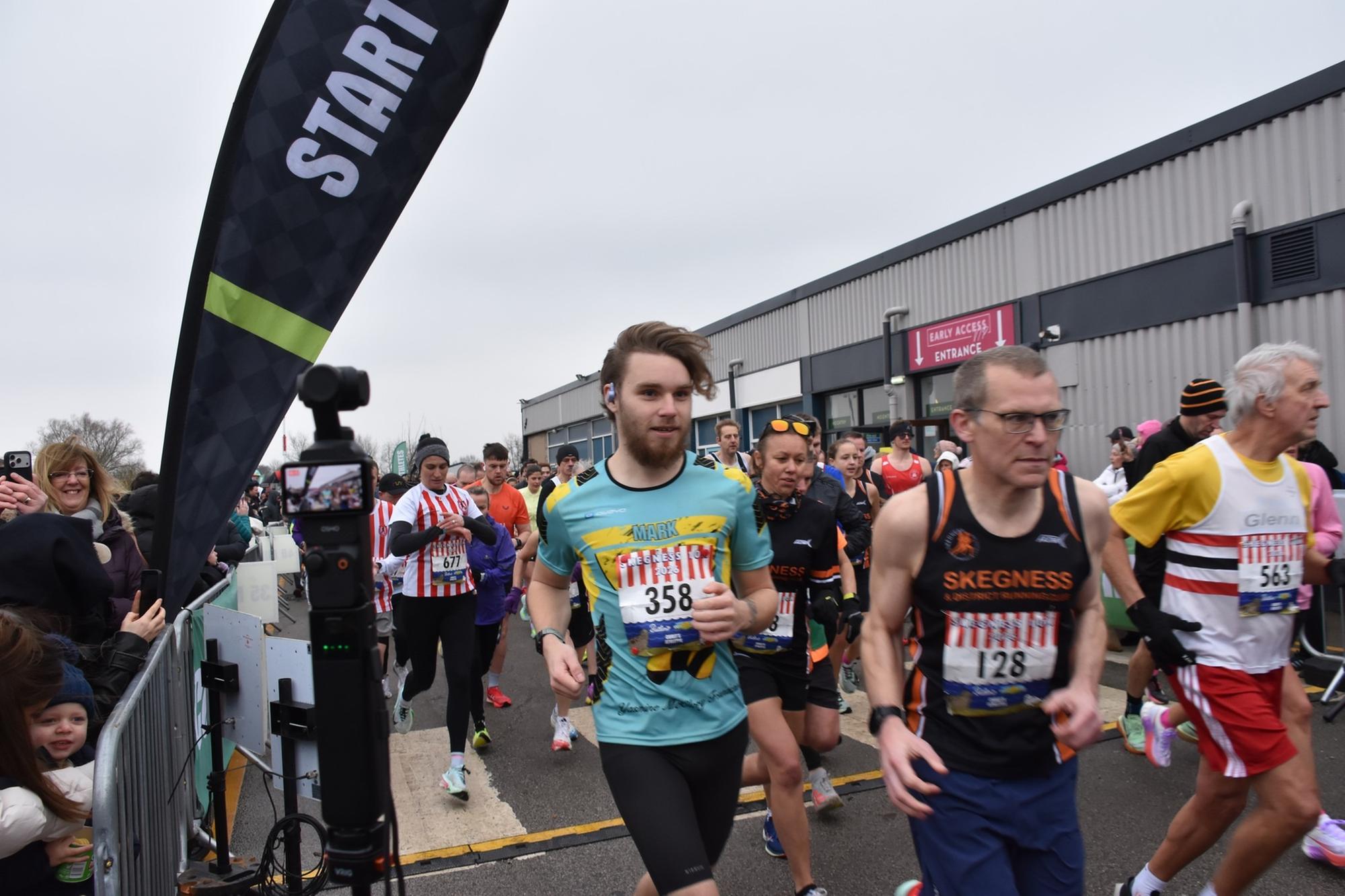 'Well done to every athlete': Runners brave the chill for a sealy good ...