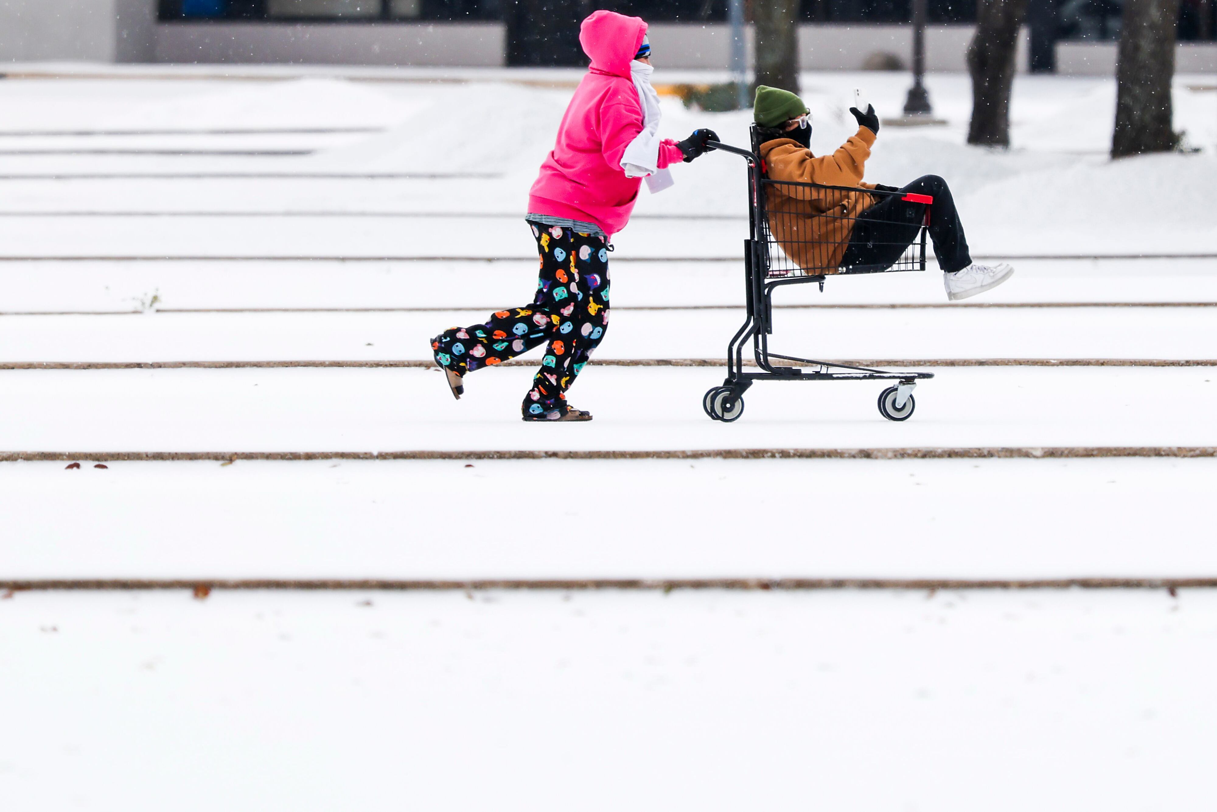 Dallas ISD cancels Tuesday classes. See which other districts have a ...