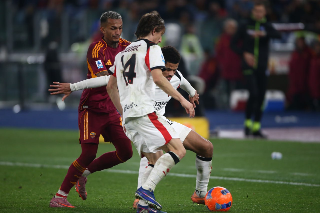 Roma-Milan, l’analisi tattica: forcing furioso dei giallorossi, cambi ...