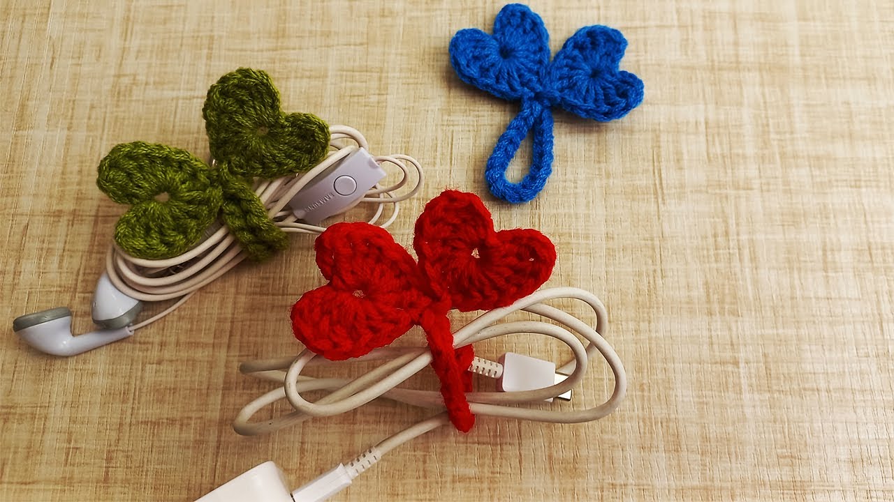 Crochet heart cord organizer | Easy headphone holder pattern