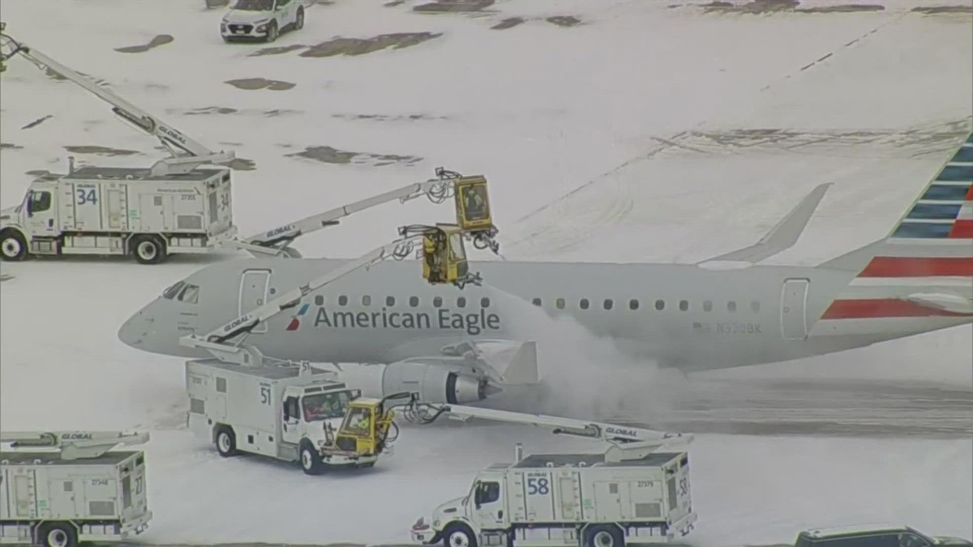 More than 11,000 flights cancelled across US amid winter weather