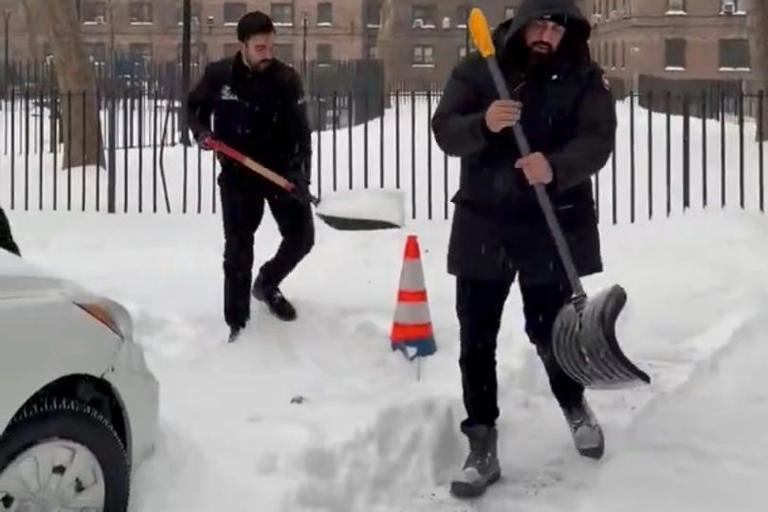 Zohran Mamdani shows true colors by shoveling snow to save car trapped ...
