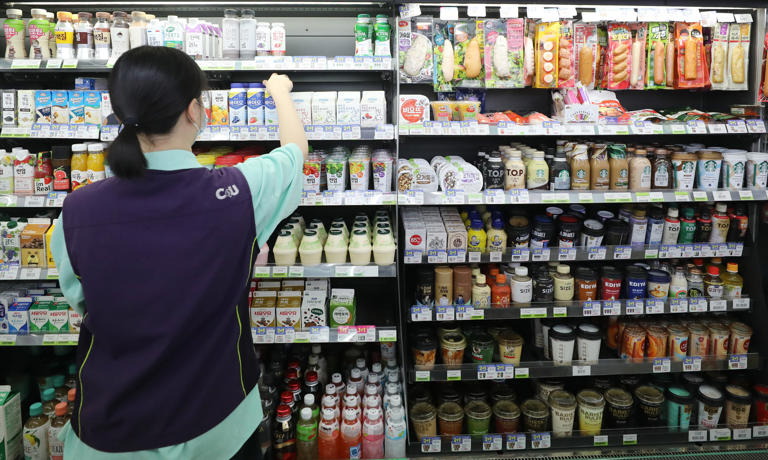 Exclusive: Part-time job decline threatens youth stepping stone